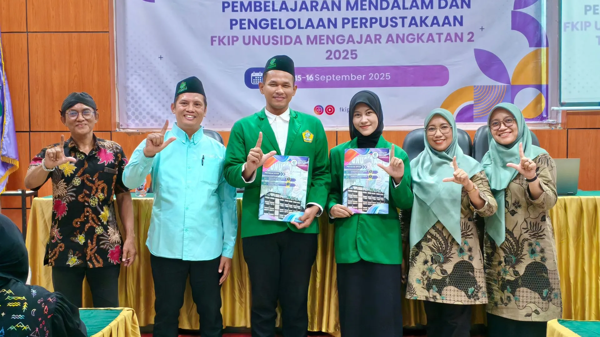 143 Mahasiswa Peserta Program FKIP UNUSIDA Mengajar 2025 Siap ...