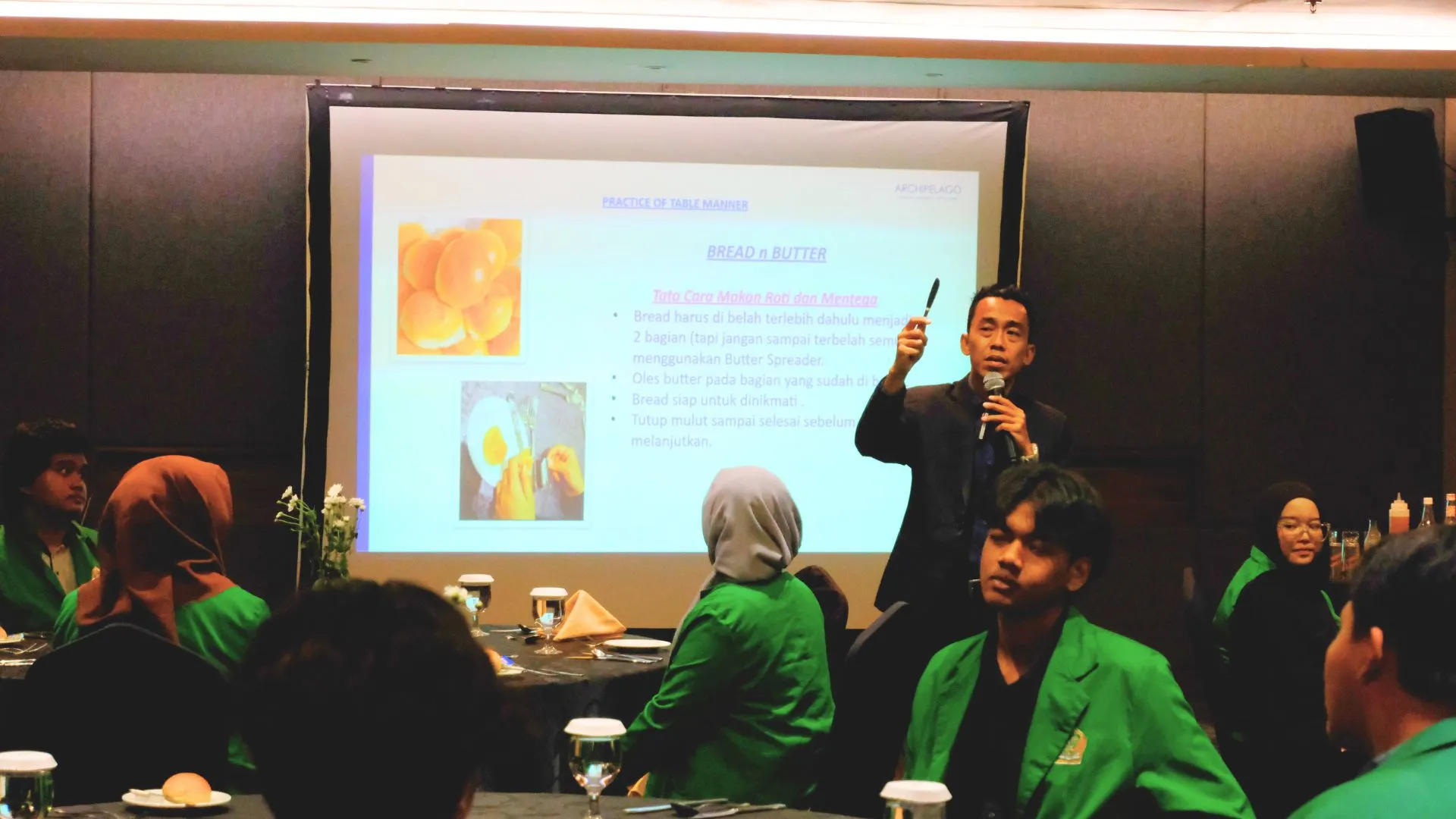 Mahasiswa PBI UNUSIDA Dibekali Pelatihan Table Manner untuk Penguatan ...